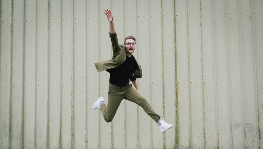 Jeremy Johnson – Artist and Singer Songwriter | Live Dates | Music | Merch