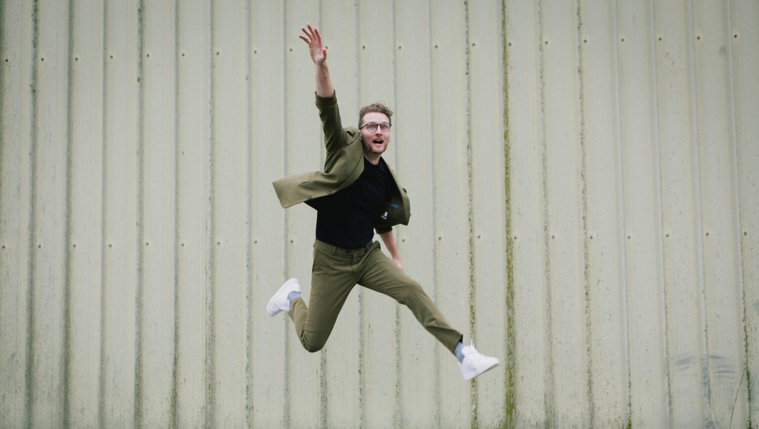 Jeremy Johnson – Artist and Singer Songwriter | Live Dates | Music | Merch